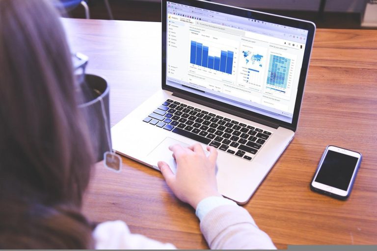 Tout savoir sur le métier de l’analyste marketing et son salaire.